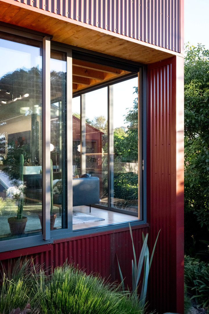 The Modern Red Shed » COLORSTEEL®